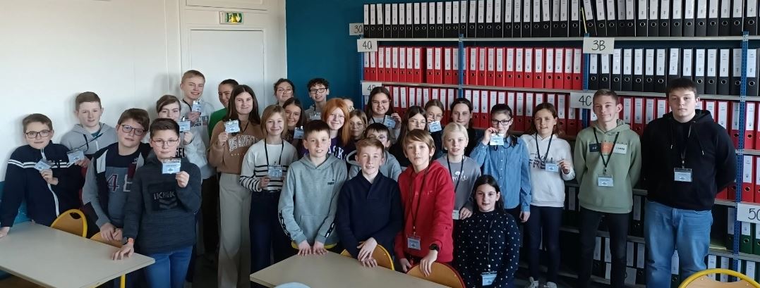 Des badges pour les éco-délégués et les délégués CVC ! - Collège Albert ...